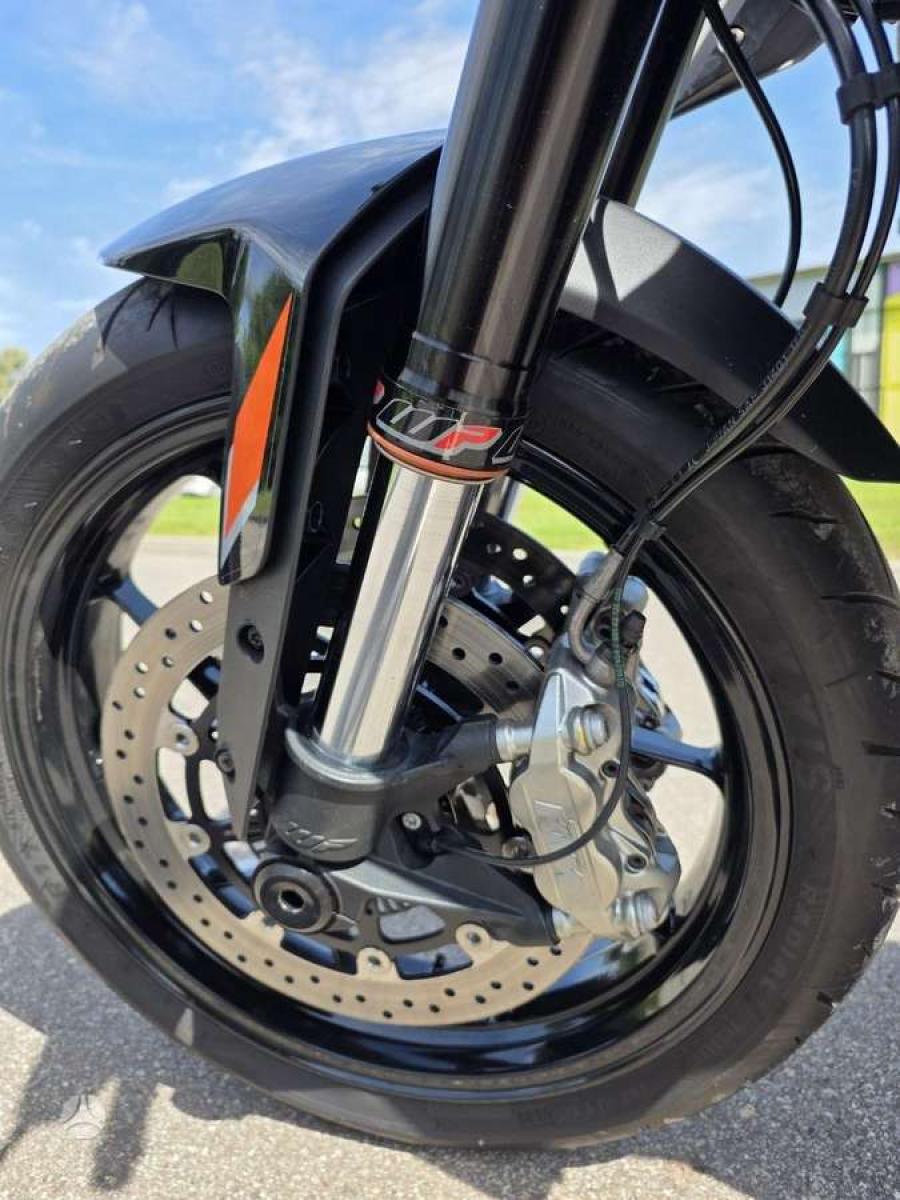 KTM Duke 2020 Viļņa, ar dzinēja tilpumu 0.80 L un nobraukumu 22 tūkst. km par 5299 €, foto 13 vietnē AUTOMOTO.COM.LV