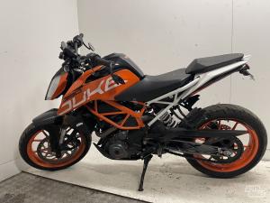 KTM Duke 2020 Telšiai, ar dzinēja tilpumu 0.00 L un nobraukumu 14 tūkst. km par 2900 €, foto 5 vietnē AUTOMOTO.COM.LV