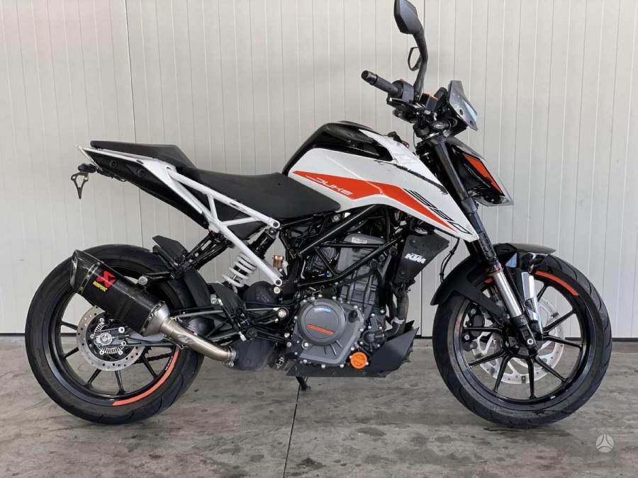 KTM Duke 2021 Vilkaviškis, ar dzinēja tilpumu 0.39 L un nobraukumu 10 tūkst. km par 2450 €, foto 3 vietnē AUTOMOTO.COM.LV