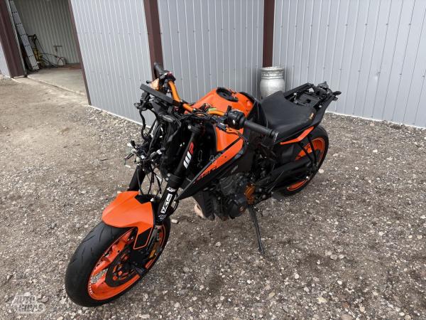 KTM Duke 2021 Kelmė, ar dzinēja tilpumu 0.89 L un nobraukumu 27 tūkst. km par 2530 €, foto 6 vietnē AUTOMOTO.COM.LV