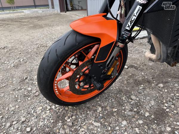 KTM Duke 2021 Kelmė, ar dzinēja tilpumu 0.89 L un nobraukumu 27 tūkst. km par 2530 €, foto 7 vietnē AUTOMOTO.COM.LV