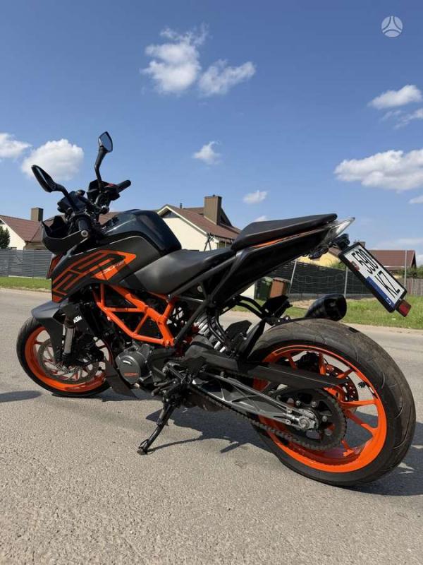 KTM Duke 2021 Šauļi, ar dzinēja tilpumu 0.13 L un nobraukumu 10 tūkst. km par 2700 €, foto 2 vietnē AUTOMOTO.COM.LV