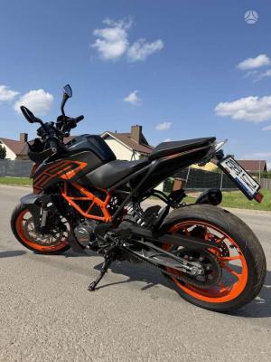 KTM Duke 2021 in Siauliai, with an engine capacity of 0.13 L and mileage of 10 thousand km for 2700 €, photo 3 on AUTOMOTO.COM.LV
