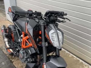 KTM Duke 2022 Vilkaviškis, ar dzinēja tilpumu 0.13 L un nobraukumu 12 tūkst. km par 2100 €, foto 7 vietnē AUTOMOTO.COM.LV