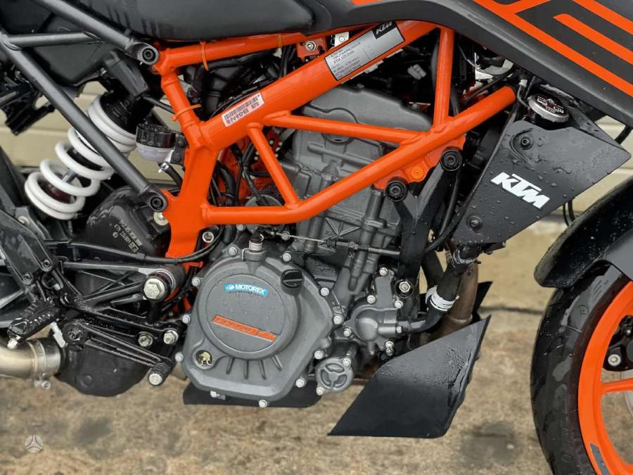 KTM Duke 2022 Vilkaviškis, ar dzinēja tilpumu 0.13 L un nobraukumu 12 tūkst. km par 2100 €, foto 8 vietnē AUTOMOTO.COM.LV