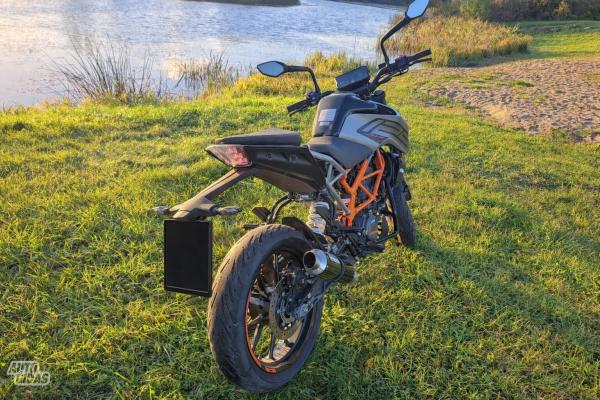 KTM Duke 2022 Viļņa, ar dzinēja tilpumu 0.13 L un nobraukumu 12 tūkst. km par 3900 €, foto 2 vietnē AUTOMOTO.COM.LV