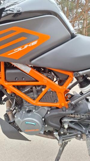 KTM Duke 2022 Šilutė, ar dzinēja tilpumu 0.13 L un nobraukumu 18 tūkst. km par 3000 €, foto 4 vietnē AUTOMOTO.COM.LV