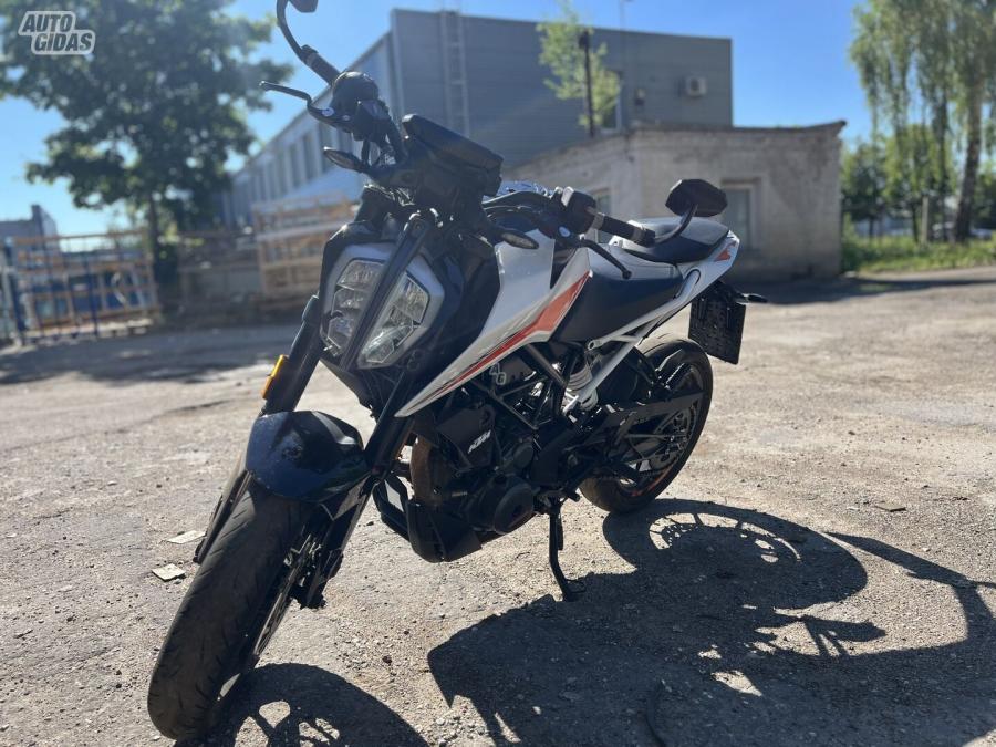 KTM Duke 2022 Kauņa, ar dzinēja tilpumu 0.00 L un nobraukumu 0 tūkst. km par 3775 €, foto 3 vietnē AUTOMOTO.COM.LV