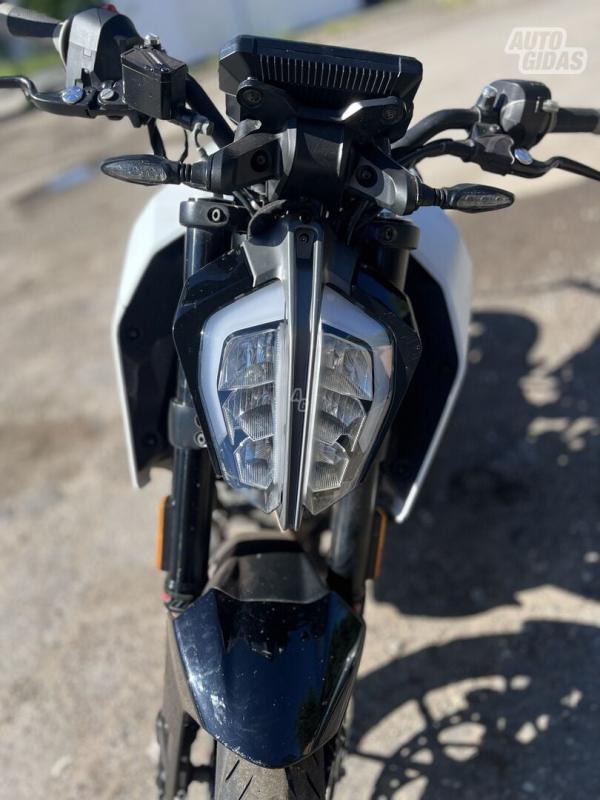 KTM Duke 2022 Kauņa, ar dzinēja tilpumu 0.00 L un nobraukumu 0 tūkst. km par 3775 €, foto 3 vietnē AUTOMOTO.COM.LV