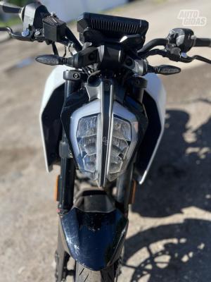 KTM Duke 2022 Kauņa, ar dzinēja tilpumu 0.00 L un nobraukumu 0 tūkst. km par 3775 €, foto 4 vietnē AUTOMOTO.COM.LV