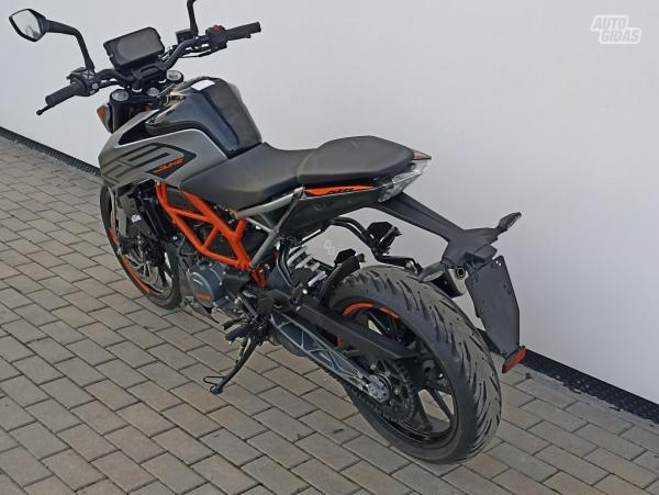 KTM Duke 2022 Kauņa, ar dzinēja tilpumu 0.13 L un nobraukumu 7 tūkst. km par 2650 €, foto 3 vietnē AUTOMOTO.COM.LV