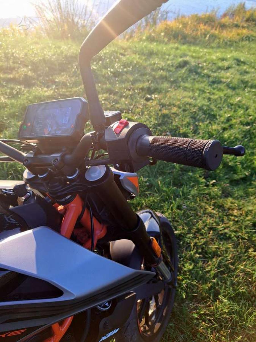 KTM Duke 2022 Rokiškis, ar dzinēja tilpumu 0.13 L un nobraukumu 12 tūkst. km par 3900 €, foto 4 vietnē AUTOMOTO.COM.LV