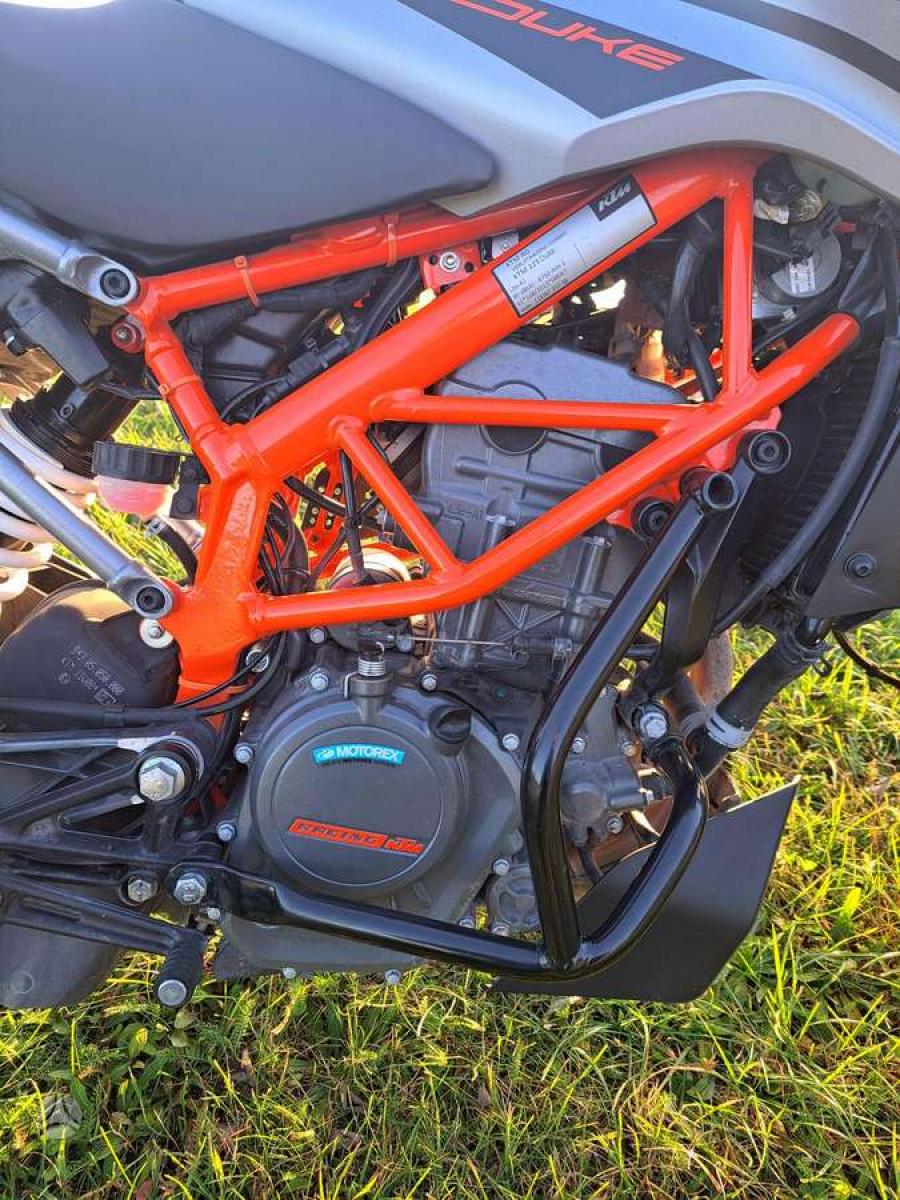 KTM Duke 2022 Rokiškis, ar dzinēja tilpumu 0.13 L un nobraukumu 12 tūkst. km par 3900 €, foto 7 vietnē AUTOMOTO.COM.LV