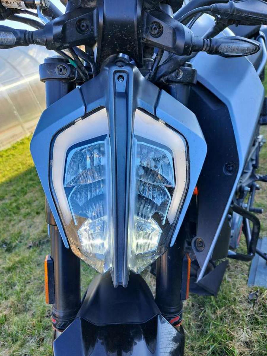 KTM Duke 2022 Rokiškis, ar dzinēja tilpumu 0.13 L un nobraukumu 12 tūkst. km par 3900 €, foto 10 vietnē AUTOMOTO.COM.LV