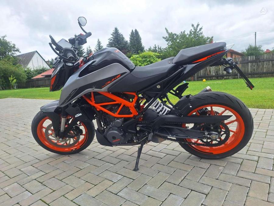 KTM Duke 2022 in Marijampole, with an engine capacity of 0.39 L and mileage of 17 thousand km for 3000 €, photo 1 on AUTOMOTO.COM.LV