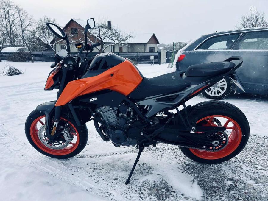KTM Duke 2023 in Vilkaviskis, with an engine capacity of 0.80 L and mileage of 9 thousand km for 6500 €, photo 5 on AUTOMOTO.COM.LV