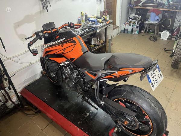 KTM Duke 2023 in Kaunas, with an engine capacity of 0.79 L and mileage of 23 thousand km for 4999 €, photo 2 on AUTOMOTO.COM.LV