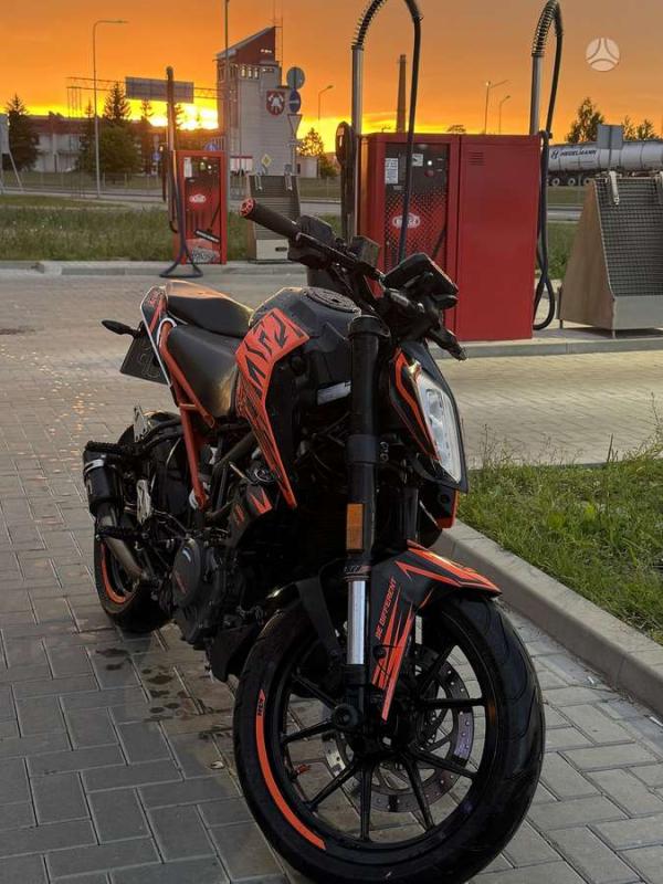 KTM Duke 2023 Mažeikiai, ar dzinēja tilpumu 0.39 L un nobraukumu 17 tūkst. km par 5100 €, foto 1 vietnē AUTOMOTO.COM.LV