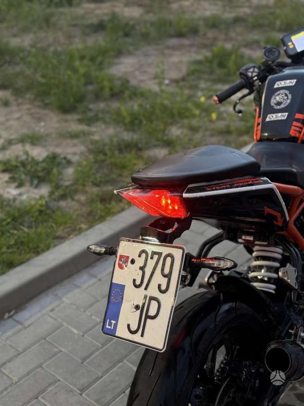 KTM Duke 2023 Mažeikiai, ar dzinēja tilpumu 0.39 L un nobraukumu 17 tūkst. km par 5100 €, foto 7 vietnē AUTOMOTO.COM.LV