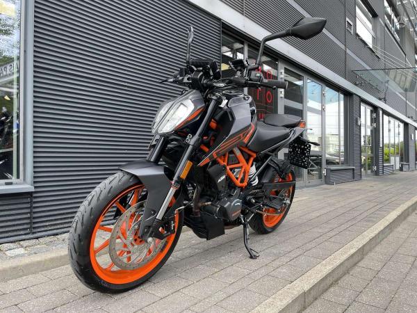 KTM Duke 2023 Rīga, ar dzinēja tilpumu 0.13 L un nobraukumu 9 tūkst. km par 3599 €, foto 1 vietnē AUTOMOTO.COM.LV