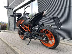 KTM Duke 2023 in Riga, with an engine capacity of 0.13 L and mileage of 9 thousand km for 3599 €, photo 4 on AUTOMOTO.COM.LV