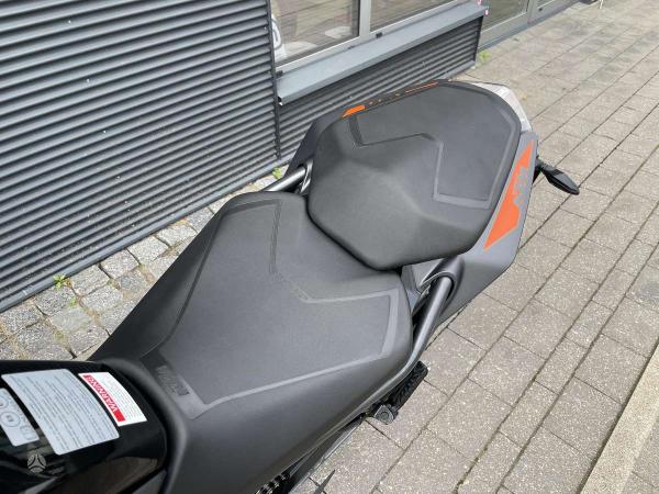 KTM Duke 2023 Rīga, ar dzinēja tilpumu 0.13 L un nobraukumu 9 tūkst. km par 3599 €, foto 8 vietnē AUTOMOTO.COM.LV