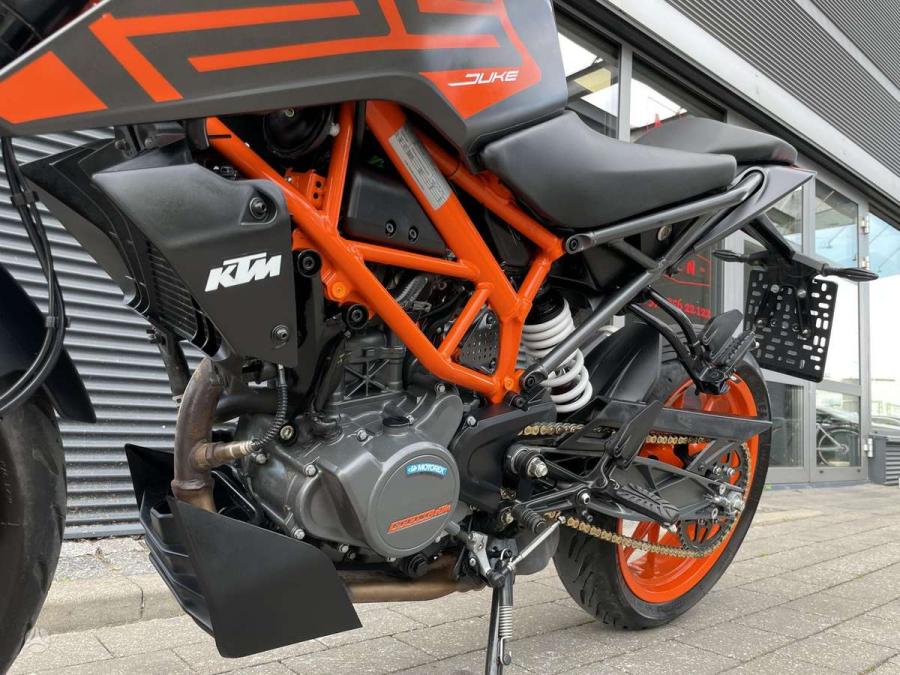 KTM Duke 2023 in Riga, with an engine capacity of 0.13 L and mileage of 9 thousand km for 3599 €, photo 12 on AUTOMOTO.COM.LV