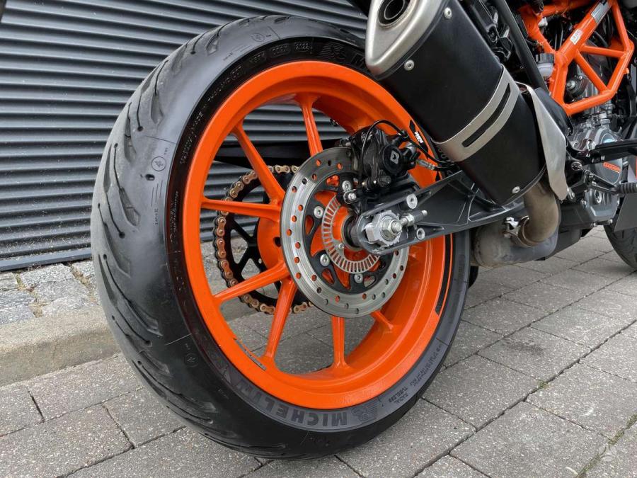 KTM Duke 2023 in Riga, with an engine capacity of 0.13 L and mileage of 9 thousand km for 3599 €, photo 15 on AUTOMOTO.COM.LV