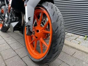 KTM Duke 2023 in Riga, with an engine capacity of 0.13 L and mileage of 9 thousand km for 3599 €, photo 17 on AUTOMOTO.COM.LV