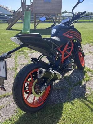 KTM Duke 2023 in Taurage, with an engine capacity of 0.13 L and mileage of 14 thousand km for 3700 €, photo 7 on AUTOMOTO.COM.LV