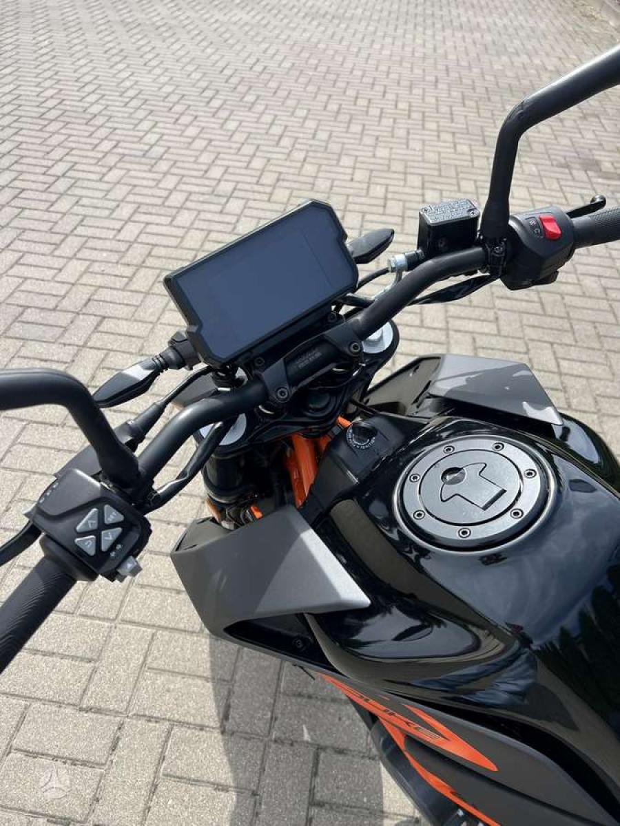 KTM Duke 2023 Šauļi, ar dzinēja tilpumu 0.13 L un nobraukumu 6 tūkst. km par 3850 €, foto 8 vietnē AUTOMOTO.COM.LV