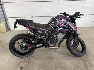 KTM Duke 2023 Kelmė, ar dzinēja tilpumu 0.79 L un nobraukumu 17 tūkst. km par 1830 €, foto 3 vietnē AUTOMOTO.COM.LV