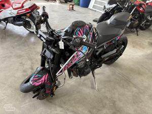 KTM Duke 2023 Kelmė, ar dzinēja tilpumu 0.79 L un nobraukumu 17 tūkst. km par 1830 €, foto 15 vietnē AUTOMOTO.COM.LV