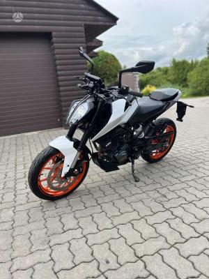 KTM Duke 2024 Prienai, ar dzinēja tilpumu 0.13 L un nobraukumu 17 tūkst. km par 3250 €, foto 3 vietnē AUTOMOTO.COM.LV
