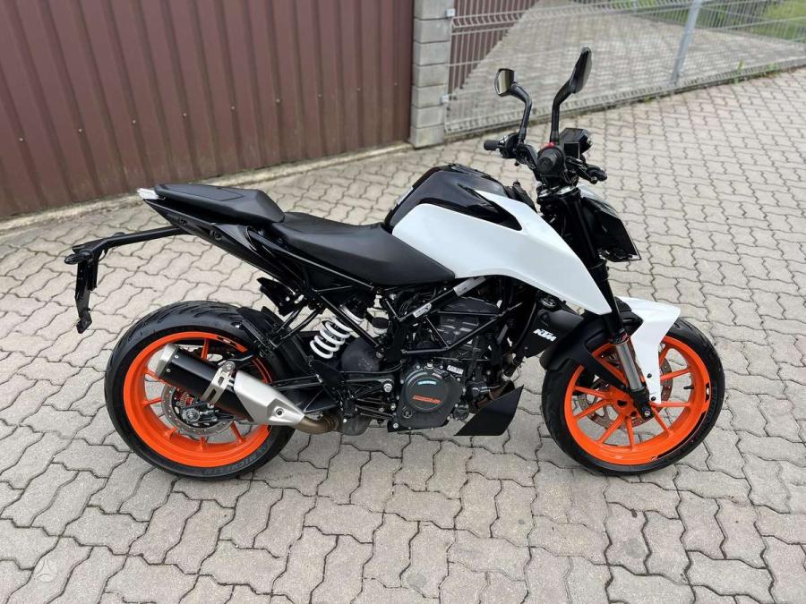 KTM Duke 2024 Prienai, ar dzinēja tilpumu 0.13 L un nobraukumu 17 tūkst. km par 3250 €, foto 5 vietnē AUTOMOTO.COM.LV