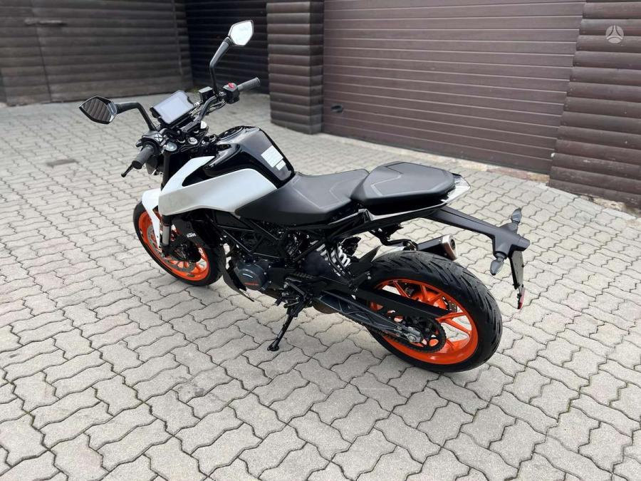 KTM Duke 2024 Prienai, ar dzinēja tilpumu 0.13 L un nobraukumu 17 tūkst. km par 3250 €, foto 8 vietnē AUTOMOTO.COM.LV