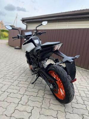 KTM Duke 2024 Prienai, ar dzinēja tilpumu 0.13 L un nobraukumu 17 tūkst. km par 3250 €, foto 10 vietnē AUTOMOTO.COM.LV