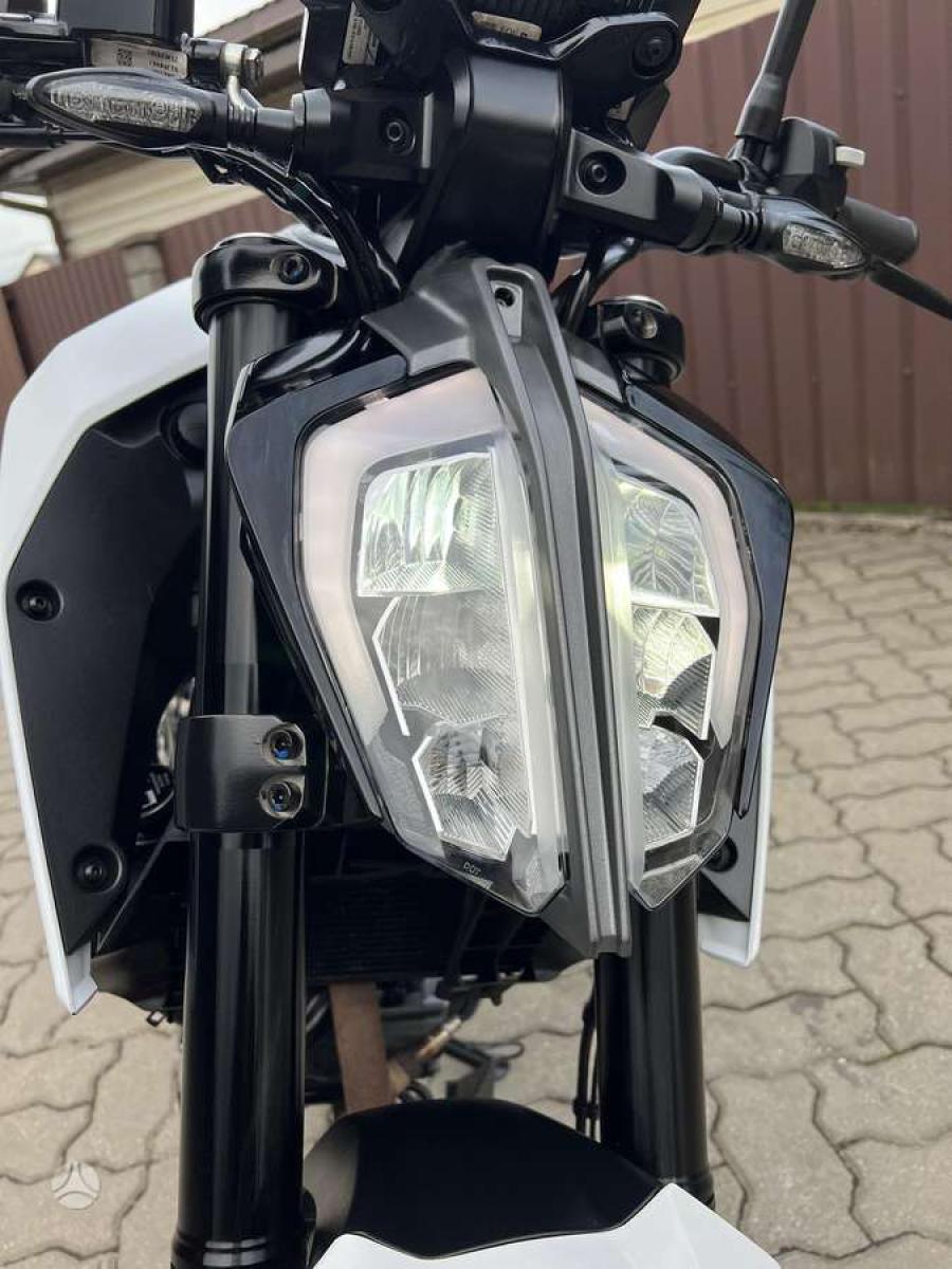 KTM Duke 2024 Prienai, ar dzinēja tilpumu 0.13 L un nobraukumu 17 tūkst. km par 3250 €, foto 14 vietnē AUTOMOTO.COM.LV