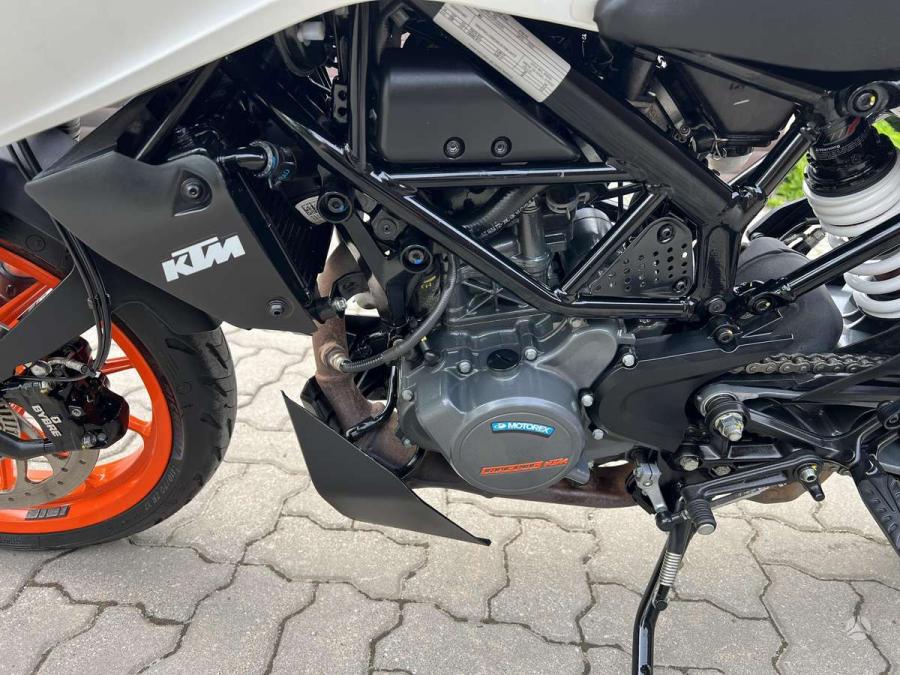 KTM Duke 2024 Prienai, ar dzinēja tilpumu 0.13 L un nobraukumu 17 tūkst. km par 3250 €, foto 19 vietnē AUTOMOTO.COM.LV