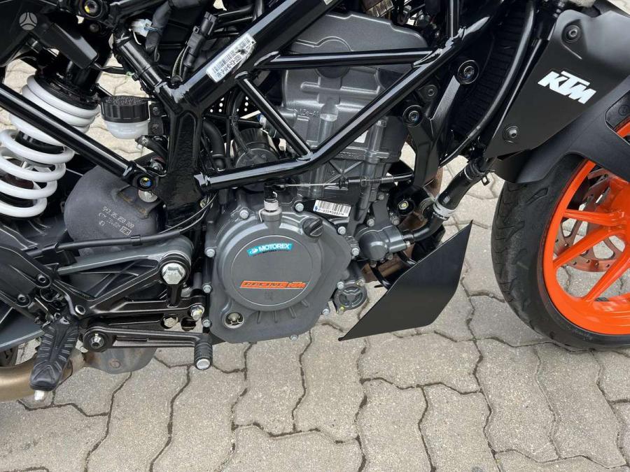KTM Duke 2024 Prienai, ar dzinēja tilpumu 0.13 L un nobraukumu 17 tūkst. km par 3250 €, foto 20 vietnē AUTOMOTO.COM.LV