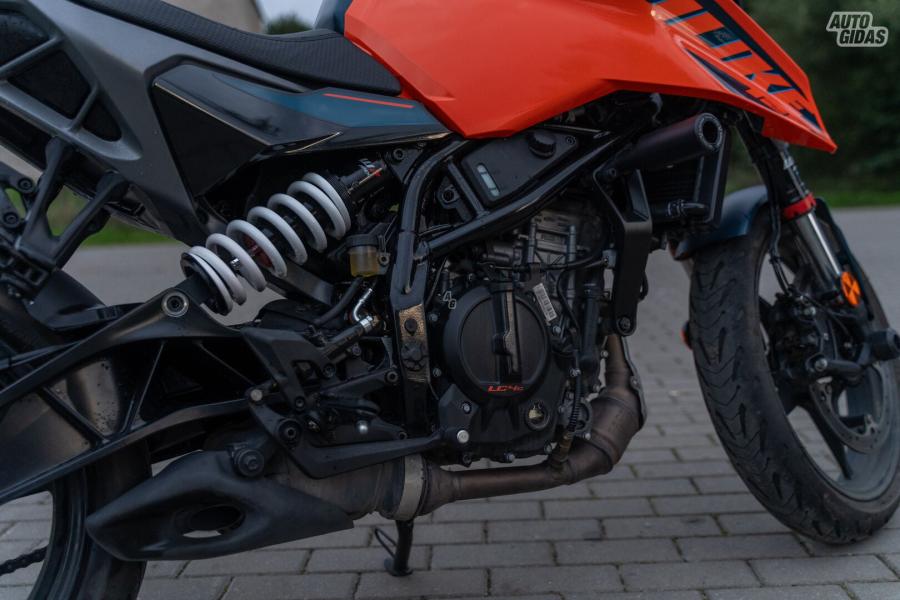KTM Duke 2024 in Vilnius, with an engine capacity of 0.13 L and mileage of 8 thousand km for 3900 €, photo 9 on AUTOMOTO.COM.LV