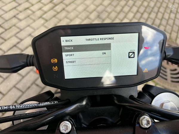 KTM Duke 2025 in Klaipeda, with an engine capacity of 0.80 L and mileage of 13 thousand km for 5500 €, photo 11 on AUTOMOTO.COM.LV