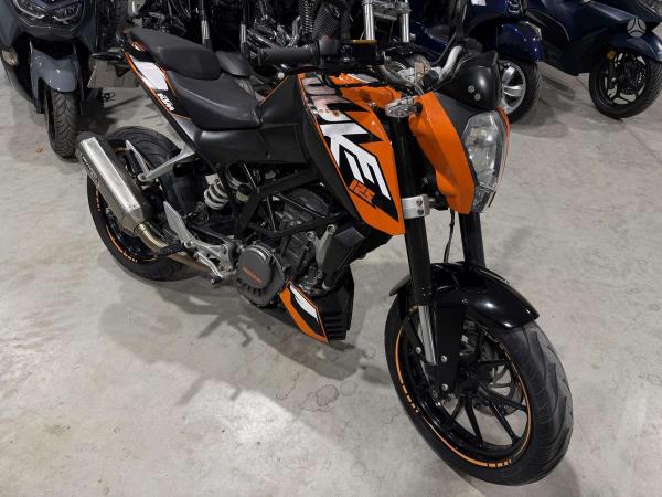Orange KTM Duke 2011 in Siauliai, with an engine capacity of 0.13 L and mileage of 36 thousand km for 1250 €, photo 3 on AUTOMOTO.COM.LV