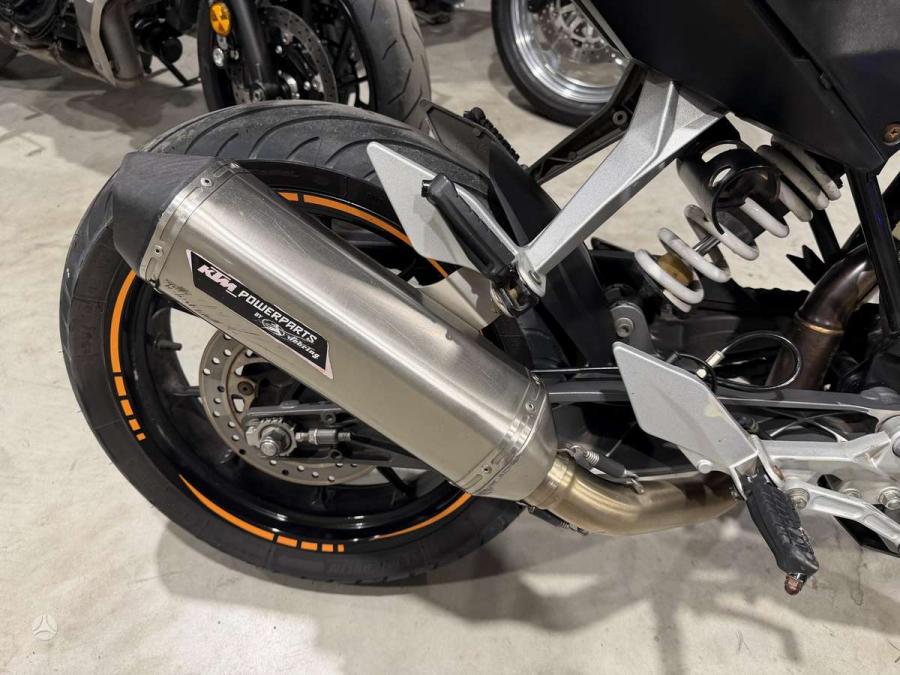 Orange KTM Duke 2011 in Siauliai, with an engine capacity of 0.13 L and mileage of 36 thousand km for 1250 €, photo 7 on AUTOMOTO.COM.LV