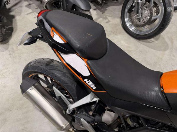 Orange KTM Duke 2011 in Siauliai, with an engine capacity of 0.13 L and mileage of 36 thousand km for 1250 €, photo 7 on AUTOMOTO.COM.LV