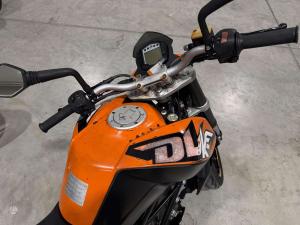 Orange KTM Duke 2011 in Siauliai, with an engine capacity of 0.13 L and mileage of 36 thousand km for 1250 €, photo 9 on AUTOMOTO.COM.LV