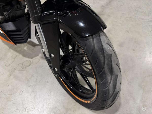 Orange KTM Duke 2011 in Siauliai, with an engine capacity of 0.13 L and mileage of 36 thousand km for 1250 €, photo 9 on AUTOMOTO.COM.LV