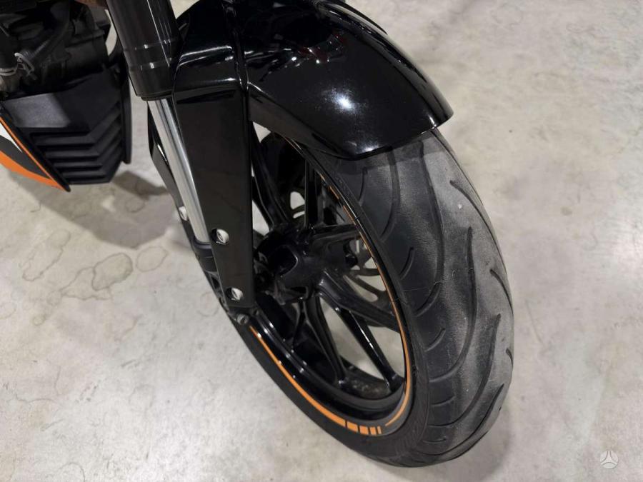 Orange KTM Duke 2011 in Siauliai, with an engine capacity of 0.13 L and mileage of 36 thousand km for 1250 €, photo 10 on AUTOMOTO.COM.LV