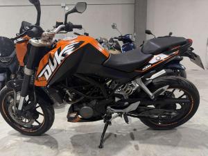 Orange KTM Duke 2011 in Siauliai, with an engine capacity of 0.13 L and mileage of 36 thousand km for 1250 €, photo 12 on AUTOMOTO.COM.LV