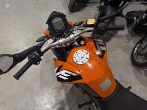 Orange KTM Duke 2011 in Siauliai, with an engine capacity of 0.13 L and mileage of 36 thousand km for 1250 €, photo 19 on AUTOMOTO.COM.LV